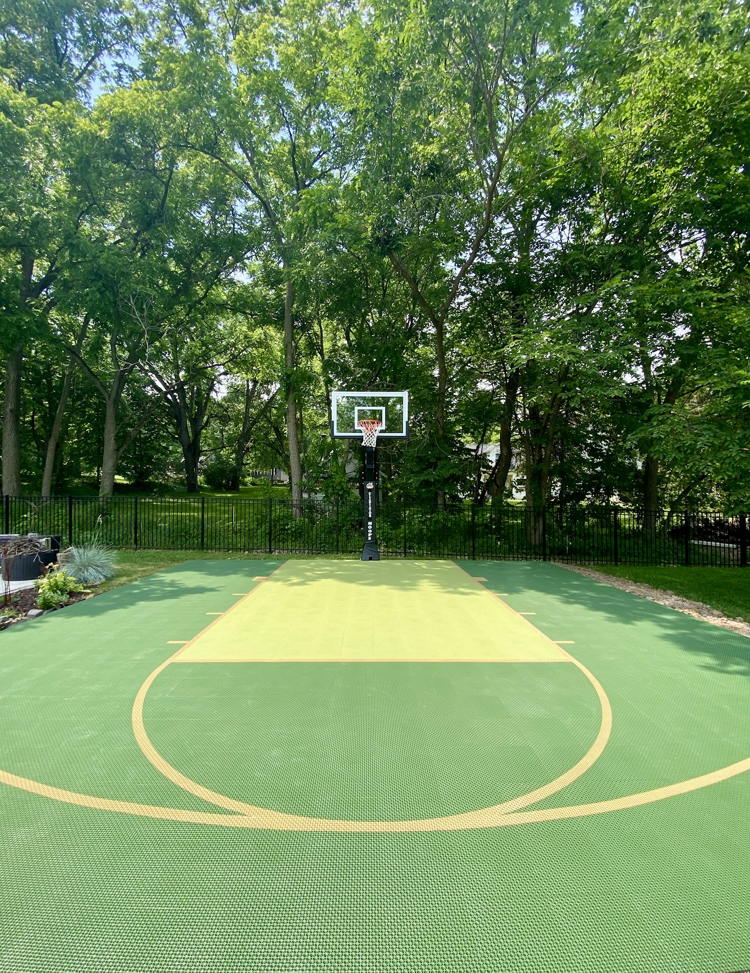 OUTDOOR COURTS - MillzHouse